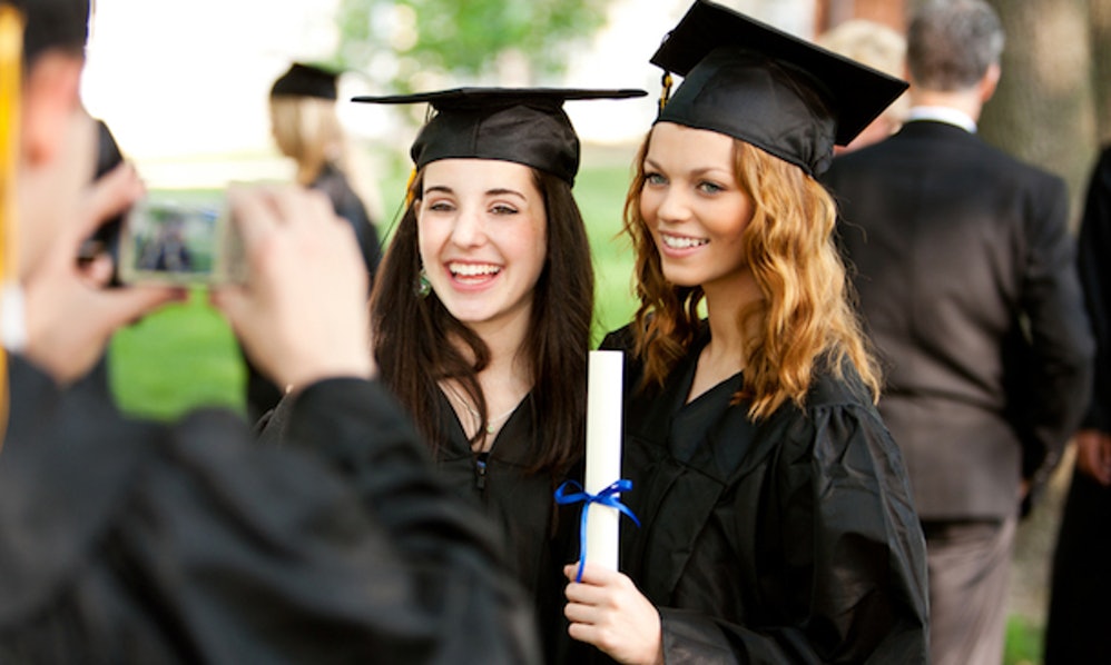 College Students Glam it Up for Graduation – The Banner Newspaper